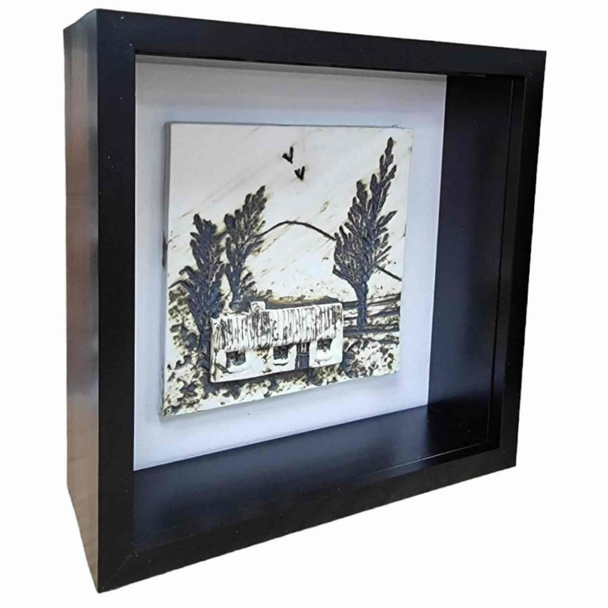 McCluskey Pottery Framed Porcelain Irish Cottage Mountain Scene – Siopa ...